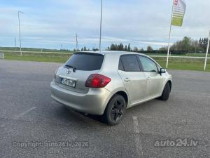 Pelēks Toyota Auris 2008 Mardu, ar dzinēja tilpumu 1.40 L un nobraukumu 426 tūkst. km par 1990 €, foto 7 vietnē AUTOMOTO.COM.LV