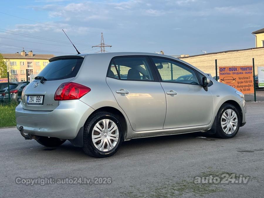 Grey Toyota Auris 2008 in Narva, with an engine capacity of 1.60 L and mileage of 369 thousand km for 1999 €, photo 7 on AUTOMOTO.COM.LV
