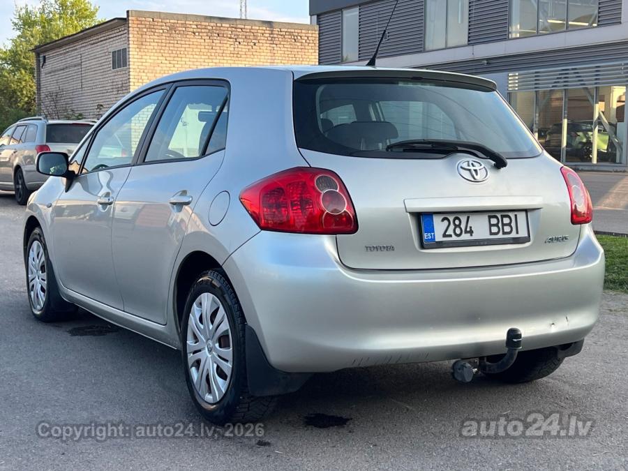 Grey Toyota Auris 2008 in Narva, with an engine capacity of 1.60 L and mileage of 369 thousand km for 1999 €, photo 12 on AUTOMOTO.COM.LV