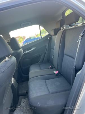 Grey Toyota Auris 2008 in Narva, with an engine capacity of 1.60 L and mileage of 369 thousand km for 1999 €, photo 14 on AUTOMOTO.COM.LV