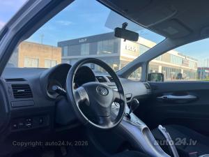 Grey Toyota Auris 2008 in Narva, with an engine capacity of 1.60 L and mileage of 369 thousand km for 1999 €, photo 15 on AUTOMOTO.COM.LV