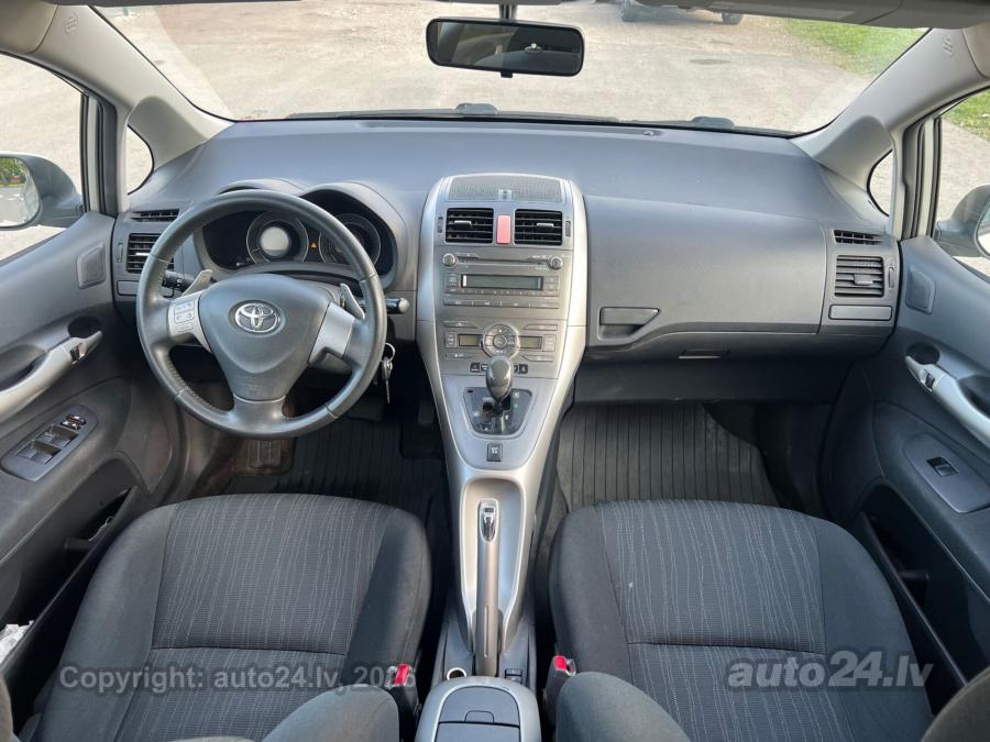 Grey Toyota Auris 2008 in Narva, with an engine capacity of 1.60 L and mileage of 369 thousand km for 1999 €, photo 21 on AUTOMOTO.COM.LV