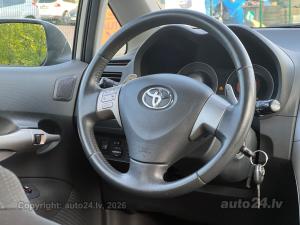 Grey Toyota Auris 2008 in Narva, with an engine capacity of 1.60 L and mileage of 369 thousand km for 1999 €, photo 22 on AUTOMOTO.COM.LV