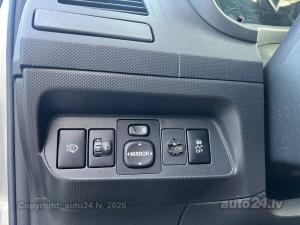 Grey Toyota Auris 2008 in Narva, with an engine capacity of 1.60 L and mileage of 369 thousand km for 1999 €, photo 24 on AUTOMOTO.COM.LV