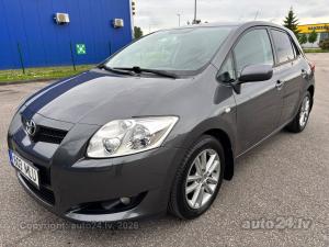 Pelēks Toyota Auris 2008 Paide, ar dzinēja tilpumu 1.60 L un nobraukumu 133 tūkst. km par 3590 €, foto  vietnē AUTOMOTO.COM.LV