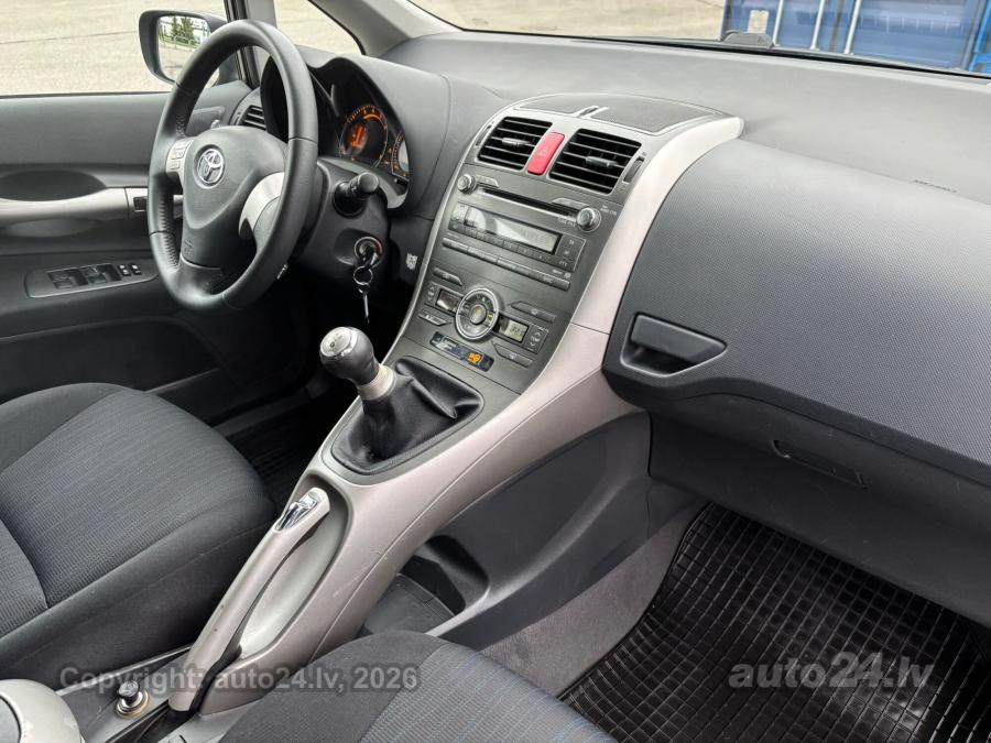 Pelēks Toyota Auris 2008 Paide, ar dzinēja tilpumu 1.60 L un nobraukumu 133 tūkst. km par 3590 €, foto 9 vietnē AUTOMOTO.COM.LV