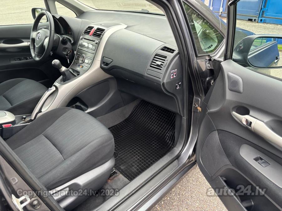 Pelēks Toyota Auris 2008 Paide, ar dzinēja tilpumu 1.60 L un nobraukumu 133 tūkst. km par 3590 €, foto 10 vietnē AUTOMOTO.COM.LV