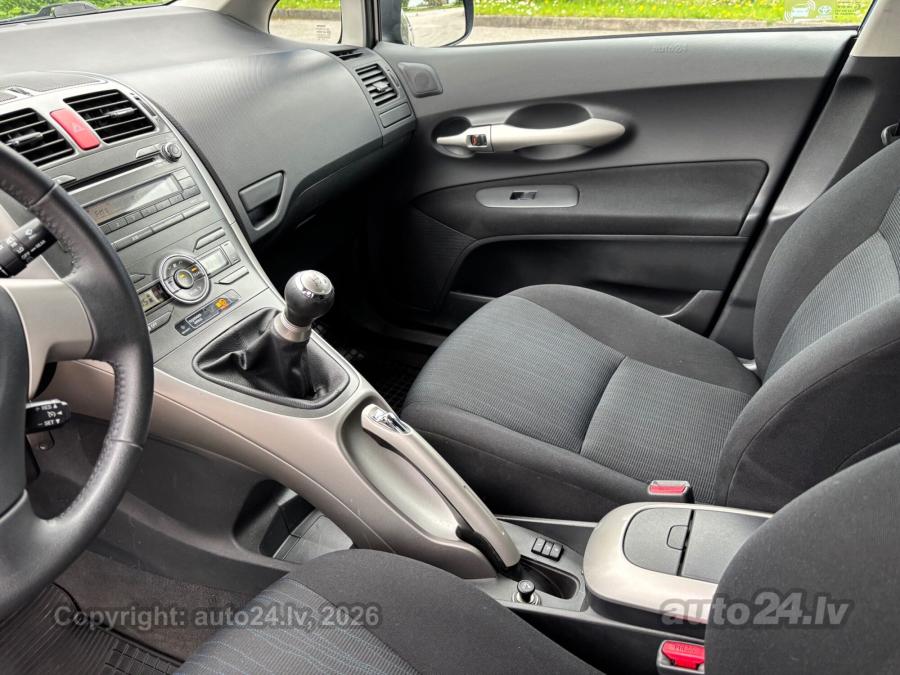 Pelēks Toyota Auris 2008 Paide, ar dzinēja tilpumu 1.60 L un nobraukumu 133 tūkst. km par 3590 €, foto 13 vietnē AUTOMOTO.COM.LV