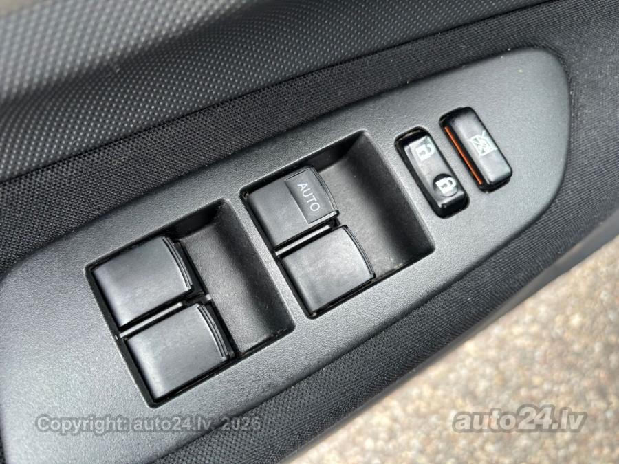 Pelēks Toyota Auris 2008 Paide, ar dzinēja tilpumu 1.60 L un nobraukumu 133 tūkst. km par 3590 €, foto 21 vietnē AUTOMOTO.COM.LV