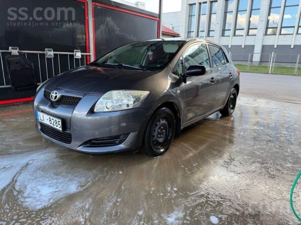 Pelēks Toyota Auris 2008 Daugavpils, ar dzinēja tilpumu 1.40 L un nobraukumu 235 tūkst. km par 2800 €, foto 4 vietnē AUTOMOTO.COM.LV