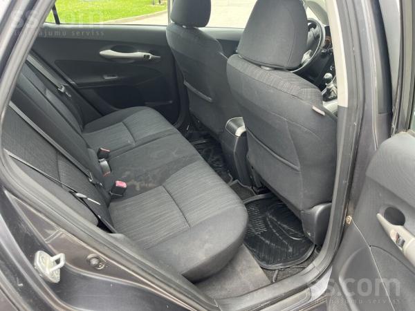 Grey Toyota Auris 2008 in Jelgava, with an engine capacity of 2.00 L and mileage of 344 thousand km for 1670 €, photo 9 on AUTOMOTO.COM.LV
