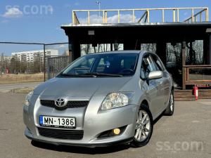 Grey Toyota Auris 2008 in Riga, with an engine capacity of 2.00 L and mileage of 228 thousand km for 2650 €, photo  on AUTOMOTO.COM.LV