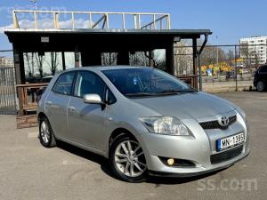 Grey Toyota Auris 2008 in Riga, with an engine capacity of 2.00 L and mileage of 228 thousand km for 2650 €, photo 4 on AUTOMOTO.COM.LV