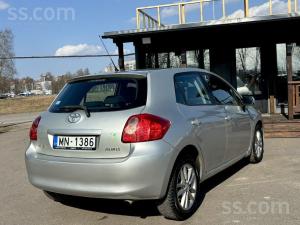 Grey Toyota Auris 2008 in Riga, with an engine capacity of 2.00 L and mileage of 228 thousand km for 2650 €, photo 7 on AUTOMOTO.COM.LV