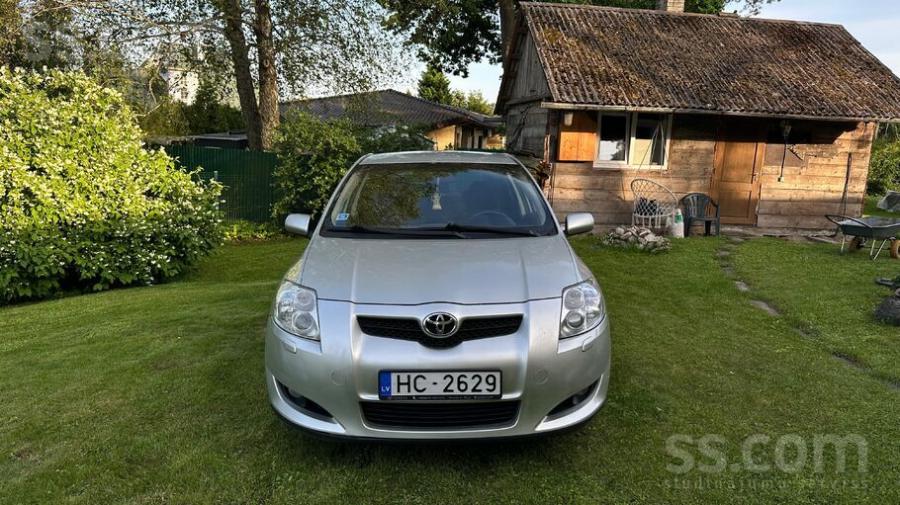 Pelēks Toyota Auris 2008 Rīga, ar dzinēja tilpumu 1.60 L un nobraukumu 264 tūkst. km par 1150 €, foto 1 vietnē AUTOMOTO.COM.LV