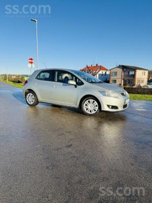 Pelēks Toyota Auris 2008 Ogre, ar dzinēja tilpumu 2.00 L un nobraukumu 264 tūkst. km par 2000 €, foto 4 vietnē AUTOMOTO.COM.LV
