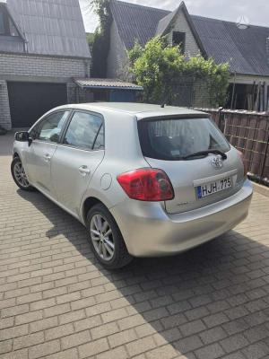 Grey Toyota Auris 2008 in Taurage, with an engine capacity of 2.00 L and mileage of 231 thousand km for 2200 €, photo 4 on AUTOMOTO.COM.LV