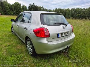 Grey Toyota Auris 2008 in Tartu, with an engine capacity of 1.40 L and mileage of 369 thousand km for 1450 €, photo 3 on AUTOMOTO.COM.LV