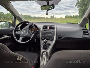 Grey Toyota Auris 2008 in Tartu, with an engine capacity of 1.40 L and mileage of 369 thousand km for 1450 €, photo 4 on AUTOMOTO.COM.LV