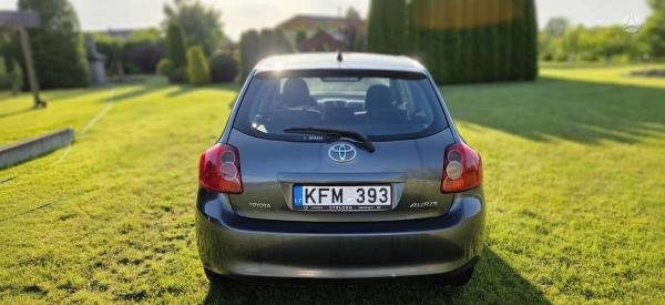 Grey Toyota Auris 2008 in Alytus, with an engine capacity of 2.00 L and mileage of 183 thousand km for 2650 €, photo 2 on AUTOMOTO.COM.LV