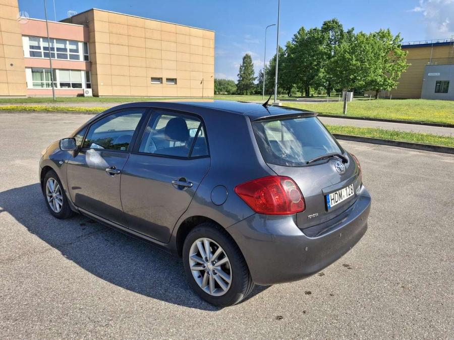 Pelēks Toyota Auris 2008 Kauņa, ar dzinēja tilpumu 1.36 L un nobraukumu 265 tūkst. km par 2100 €, foto 4 vietnē AUTOMOTO.COM.LV