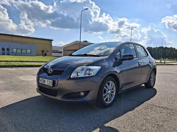 Pelēks Toyota Auris 2008 Kauņa, ar dzinēja tilpumu 1.36 L un nobraukumu 265 tūkst. km par 2100 €, foto 5 vietnē AUTOMOTO.COM.LV