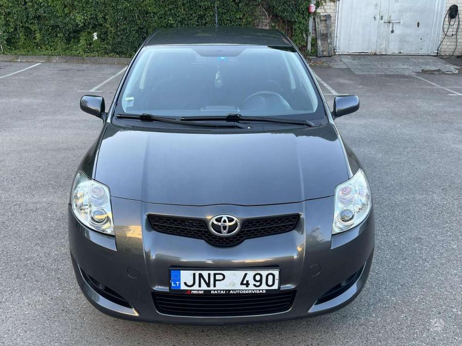 Grey Toyota Auris 2008 in Kaunas, with an engine capacity of 1.36 L and mileage of 252 thousand km for 2650 €, photo 3 on AUTOMOTO.COM.LV