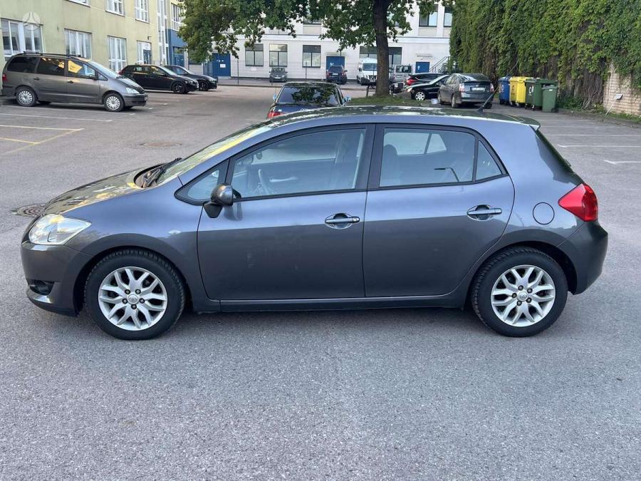 Grey Toyota Auris 2008 in Kaunas, with an engine capacity of 1.36 L and mileage of 252 thousand km for 2650 €, photo 5 on AUTOMOTO.COM.LV