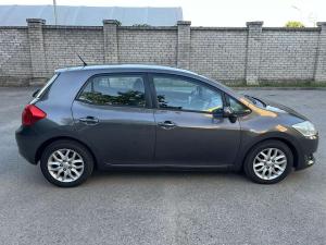 Grey Toyota Auris 2008 in Kaunas, with an engine capacity of 1.36 L and mileage of 252 thousand km for 2650 €, photo 9 on AUTOMOTO.COM.LV