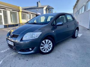 Pelēks Toyota Auris 2008 Šauļi, ar dzinēja tilpumu 2.00 L un nobraukumu 270 tūkst. km par 2150 €, foto 3 vietnē AUTOMOTO.COM.LV