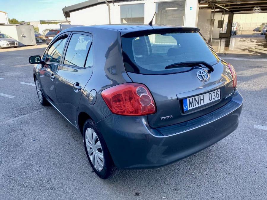 Pelēks Toyota Auris 2008 Šauļi, ar dzinēja tilpumu 2.00 L un nobraukumu 270 tūkst. km par 2150 €, foto 6 vietnē AUTOMOTO.COM.LV