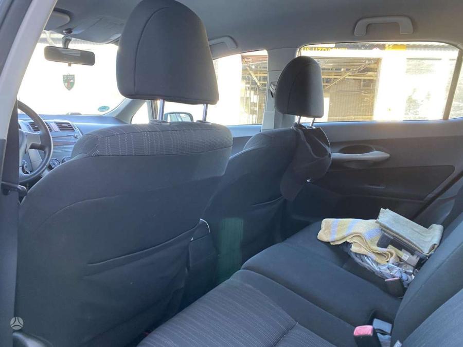Pelēks Toyota Auris 2008 Šauļi, ar dzinēja tilpumu 2.00 L un nobraukumu 270 tūkst. km par 2150 €, foto 12 vietnē AUTOMOTO.COM.LV