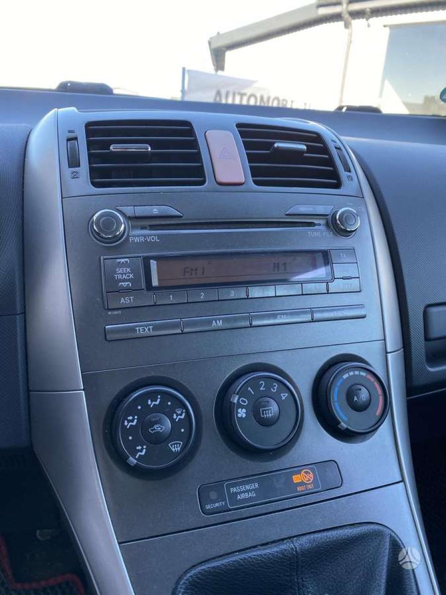Pelēks Toyota Auris 2008 Šauļi, ar dzinēja tilpumu 2.00 L un nobraukumu 270 tūkst. km par 2150 €, foto 14 vietnē AUTOMOTO.COM.LV