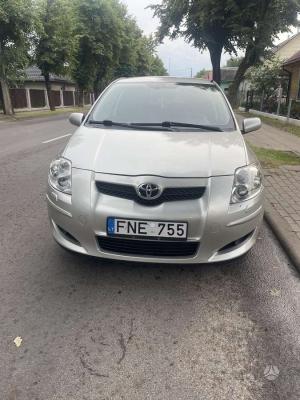 Grey Toyota Auris 2008 in Salcininkai, with an engine capacity of 1.60 L and mileage of 211 thousand km for 2300 €, photo 3 on AUTOMOTO.COM.LV