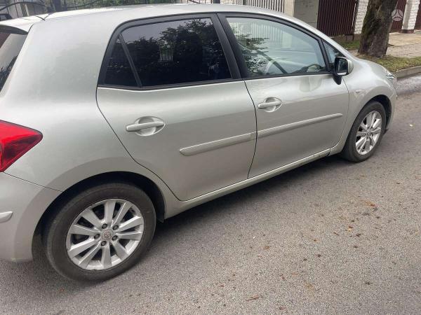 Grey Toyota Auris 2008 in Salcininkai, with an engine capacity of 1.60 L and mileage of 211 thousand km for 2300 €, photo 5 on AUTOMOTO.COM.LV