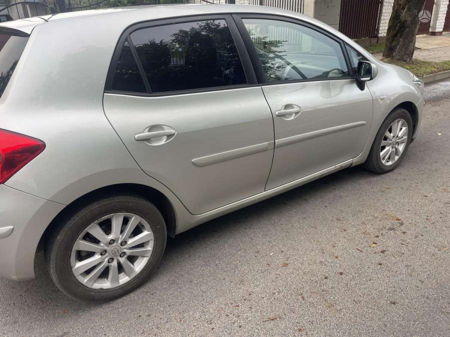Grey Toyota Auris 2008 in Salcininkai, with an engine capacity of 1.60 L and mileage of 211 thousand km for 2300 €, photo 6 on AUTOMOTO.COM.LV