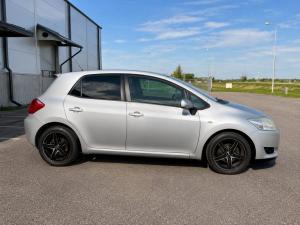 Pelēks Toyota Auris 2008 Tallina, ar dzinēja tilpumu 1.40 L un nobraukumu 456 tūkst. km par 1399 €, foto 8 vietnē AUTOMOTO.COM.LV