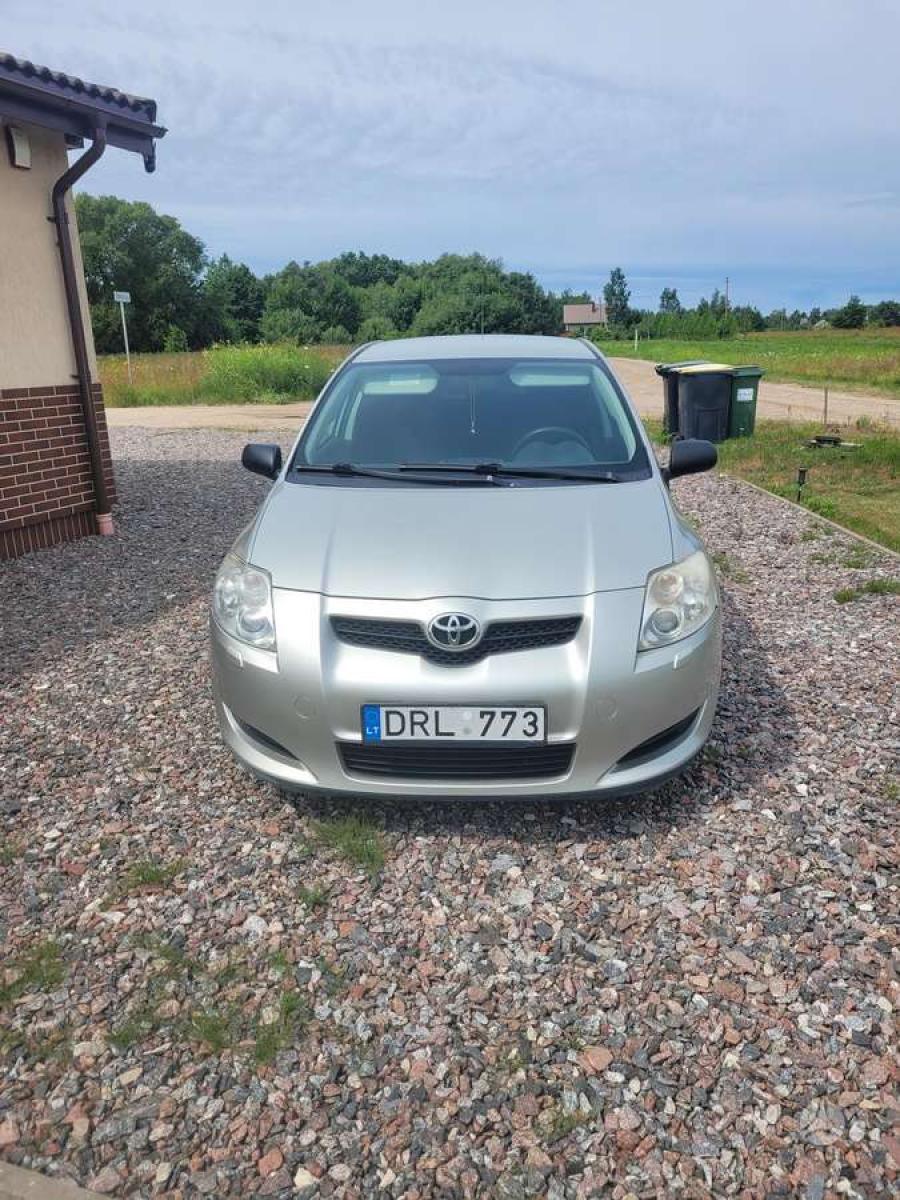 Grey Toyota Auris 2008 in Gargzdai, with an engine capacity of 1.36 L and mileage of 270 thousand km for 1250 €, photo 3 on AUTOMOTO.COM.LV