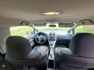Grey Toyota Auris 2008 in Gargzdai, with an engine capacity of 1.36 L and mileage of 270 thousand km for 1250 €, photo 8 on AUTOMOTO.COM.LV