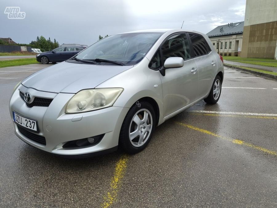 Pelēks Toyota Auris 2008 Kauņa, ar dzinēja tilpumu 2.00 L un nobraukumu 210 tūkst. km par 2700 €, foto 16 vietnē AUTOMOTO.COM.LV