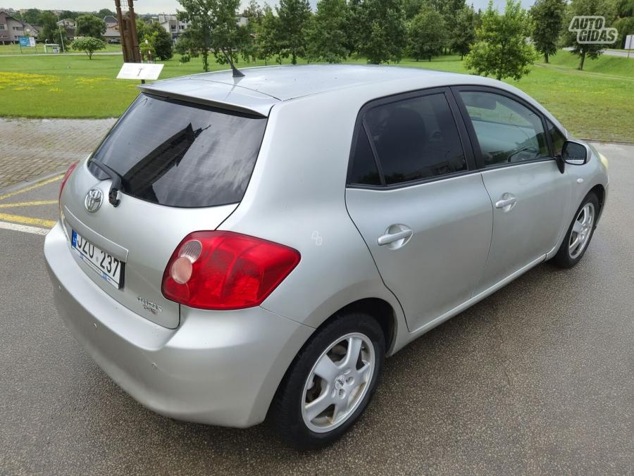 Pelēks Toyota Auris 2008 Kauņa, ar dzinēja tilpumu 2.00 L un nobraukumu 210 tūkst. km par 2700 €, foto 18 vietnē AUTOMOTO.COM.LV