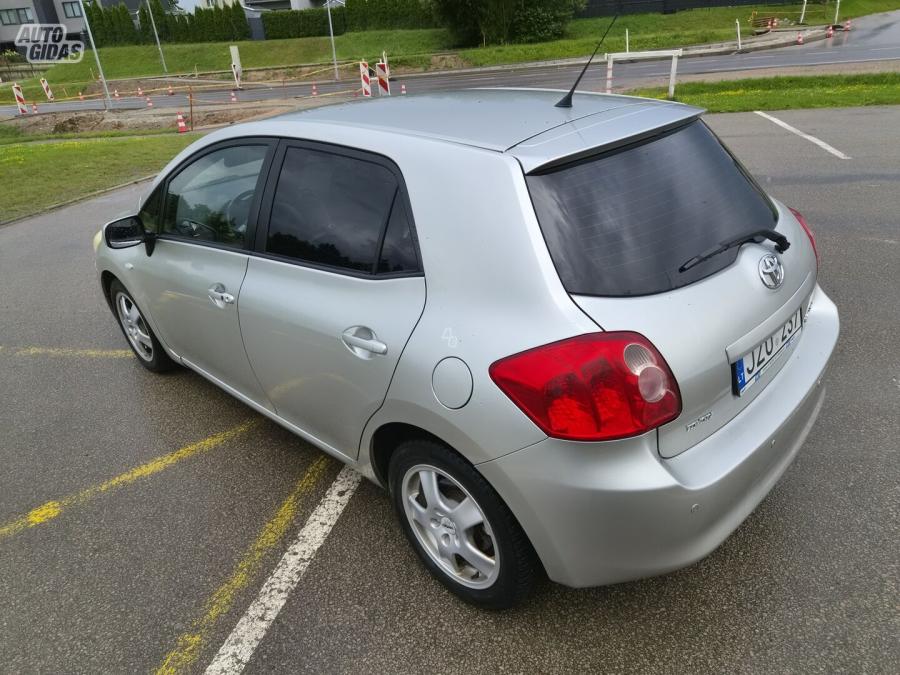 Pelēks Toyota Auris 2008 Kauņa, ar dzinēja tilpumu 2.00 L un nobraukumu 210 tūkst. km par 2700 €, foto 21 vietnē AUTOMOTO.COM.LV