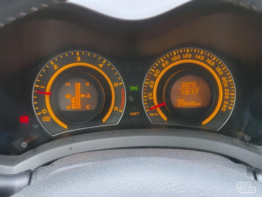 Pelēks Toyota Auris 2008 Kauņa, ar dzinēja tilpumu 2.00 L un nobraukumu 210 tūkst. km par 2700 €, foto 22 vietnē AUTOMOTO.COM.LV