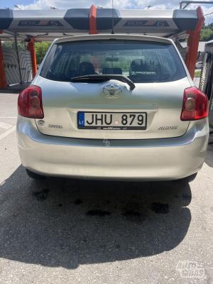 Pelēks Toyota Auris 2008 Viļņa, ar dzinēja tilpumu 1.40 L un nobraukumu 286 tūkst. km par 2200 €, foto 5 vietnē AUTOMOTO.COM.LV
