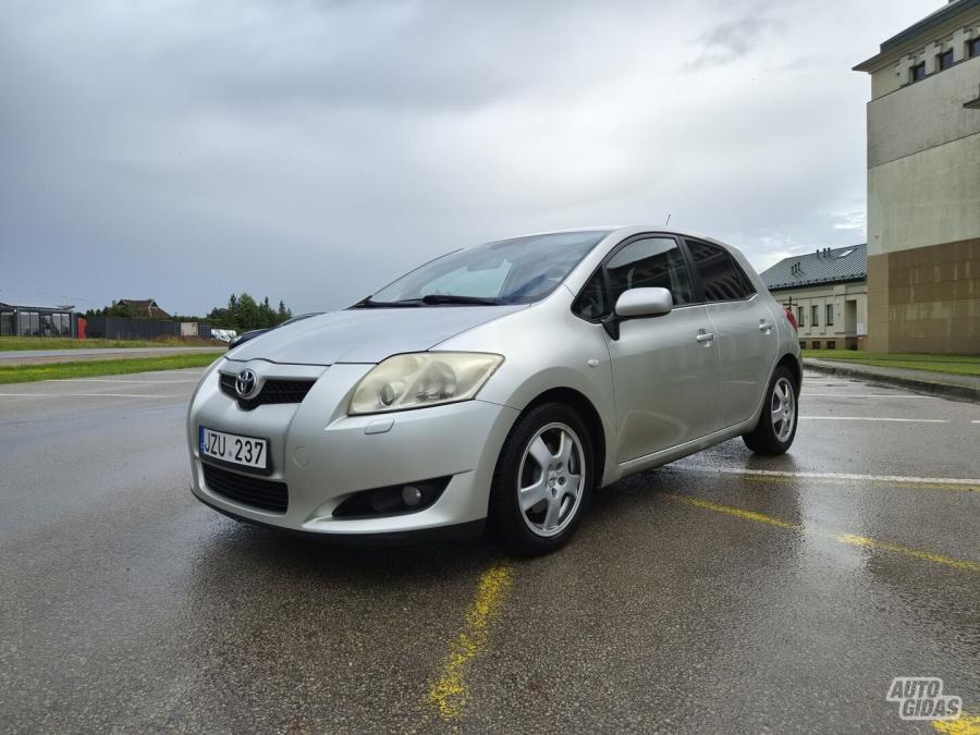 Pelēks Toyota Auris 2008 Kauņa, ar dzinēja tilpumu 2.00 L un nobraukumu 210 tūkst. km par 2700 €, foto 12 vietnē AUTOMOTO.COM.LV