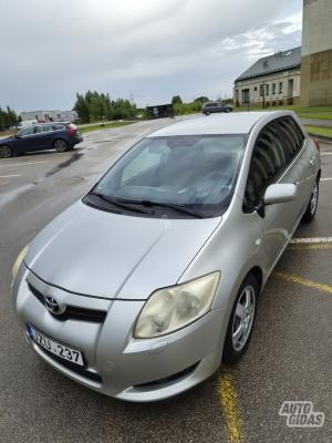 Pelēks Toyota Auris 2008 Kauņa, ar dzinēja tilpumu 2.00 L un nobraukumu 210 tūkst. km par 2700 €, foto 20 vietnē AUTOMOTO.COM.LV