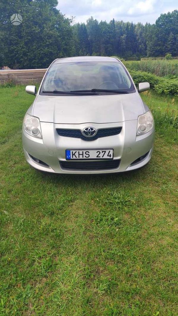 Pelēks Toyota Auris 2008 Širvintos, ar dzinēja tilpumu 2.00 L un nobraukumu 294 tūkst. km par 2100 €, foto 1 vietnē AUTOMOTO.COM.LV