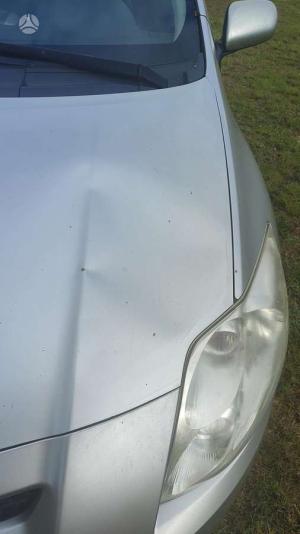 Pelēks Toyota Auris 2008 Širvintos, ar dzinēja tilpumu 2.00 L un nobraukumu 294 tūkst. km par 2100 €, foto 5 vietnē AUTOMOTO.COM.LV