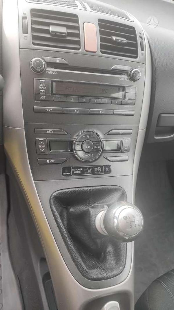Pelēks Toyota Auris 2008 Širvintos, ar dzinēja tilpumu 2.00 L un nobraukumu 294 tūkst. km par 2100 €, foto 6 vietnē AUTOMOTO.COM.LV