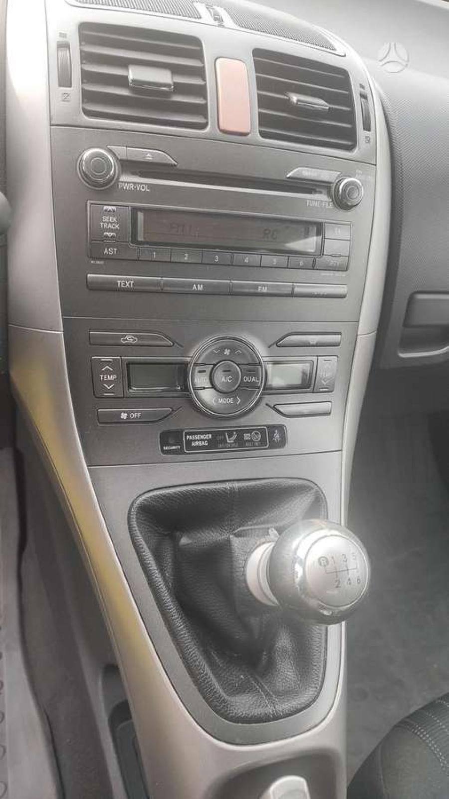 Pelēks Toyota Auris 2008 Širvintos, ar dzinēja tilpumu 2.00 L un nobraukumu 294 tūkst. km par 2100 €, foto 7 vietnē AUTOMOTO.COM.LV